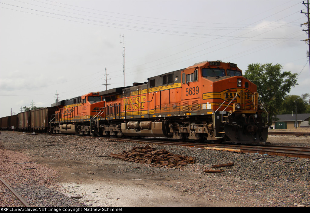 BNSF 5639 - DPU #2
